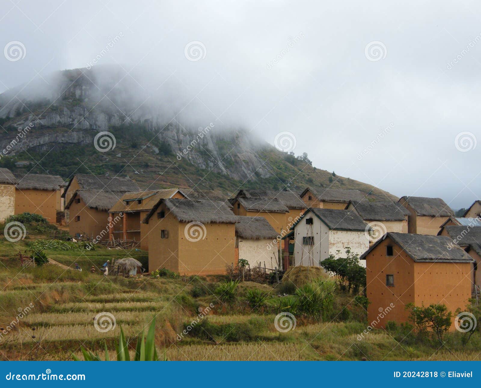 De Inheemse Huizen Van Madagascar Stock Foto - Image of afrikaans ...