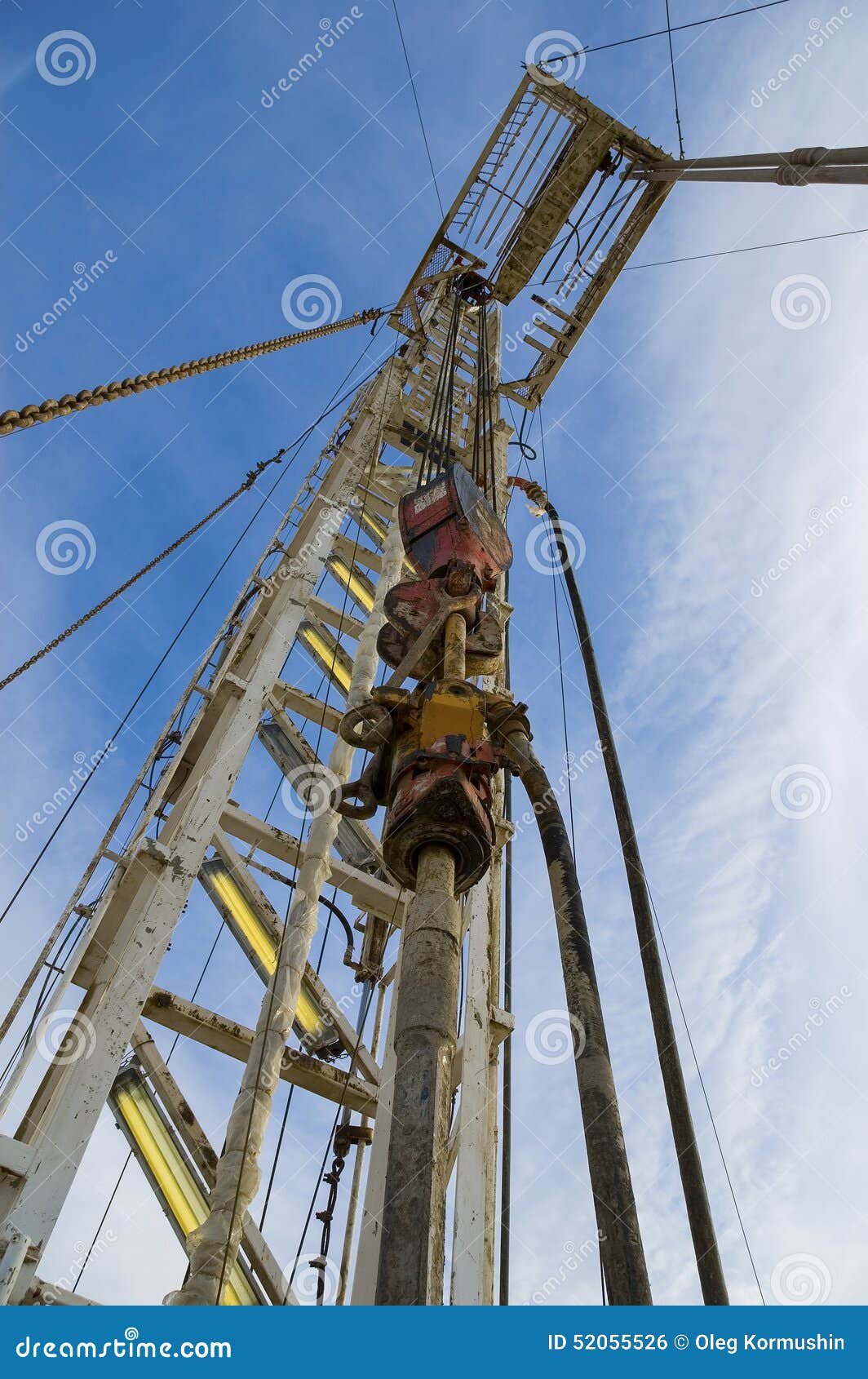 De installatie van Driling stock foto. Image of hemel - 52055526