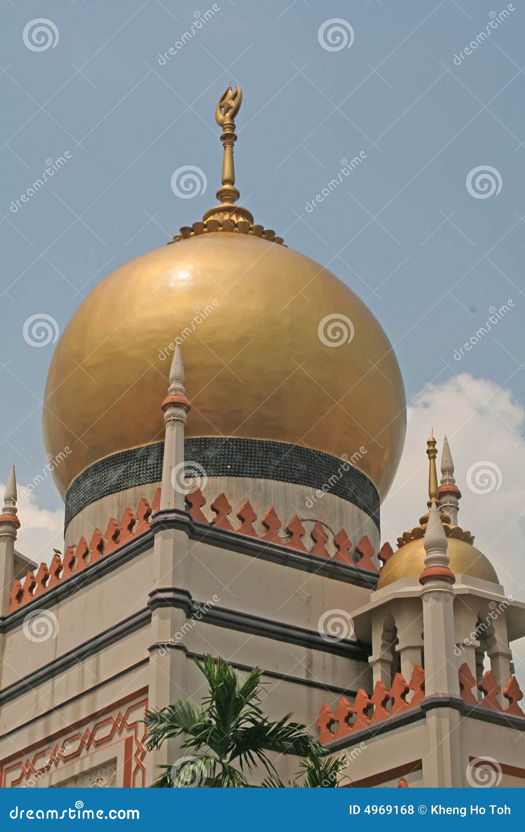 De Islamitische Moskee Van Het Gebed Stock Foto - Image of straat ...