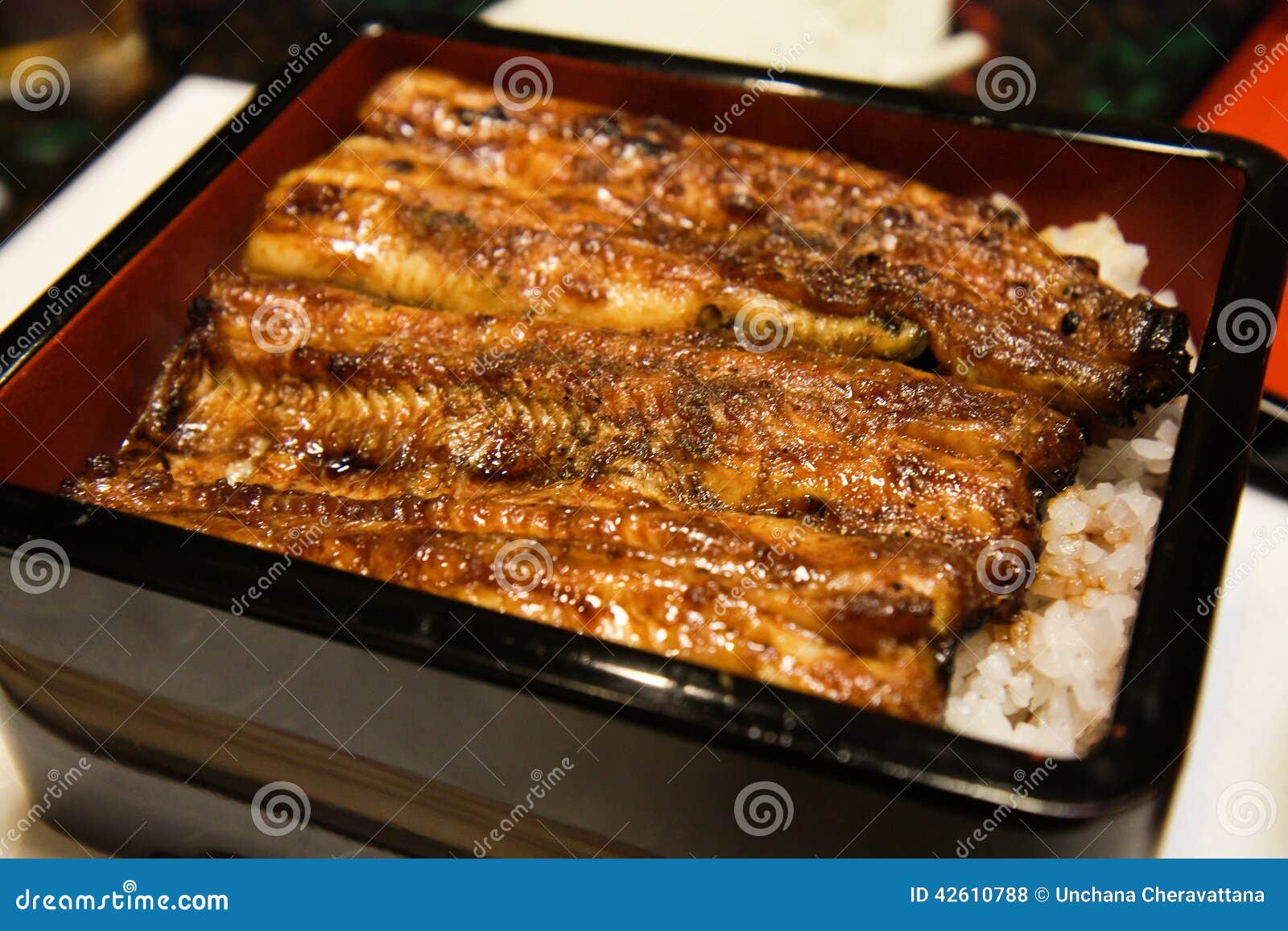 De Japanse Kom Van De Palingsrijst Stock Foto - Image of paling, vers ...