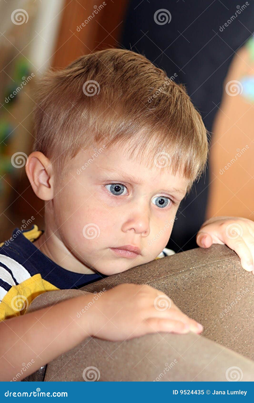 De Jongen Van Het Dagdromen Stock Afbeelding - Image of gezicht, jongen ...