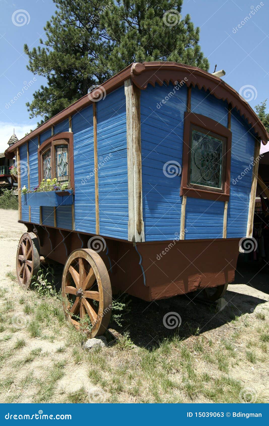 De Kar van de zigeuner stock afbeelding. Image of voertuig - 15039063