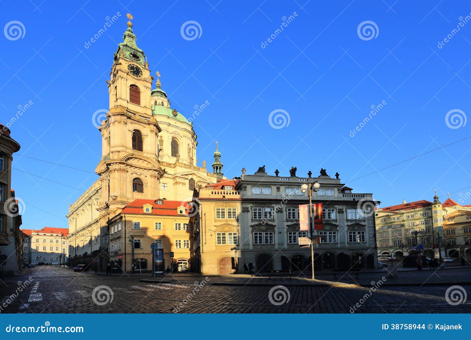 De Kathedraal Van Praag Sinterklaas, Tsjechische Republiek Stock Foto ...
