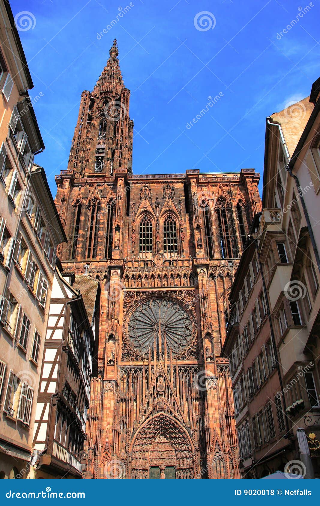De Kathedraal Van Straatsburg Stock Foto - Image of reusachtig, toerist ...
