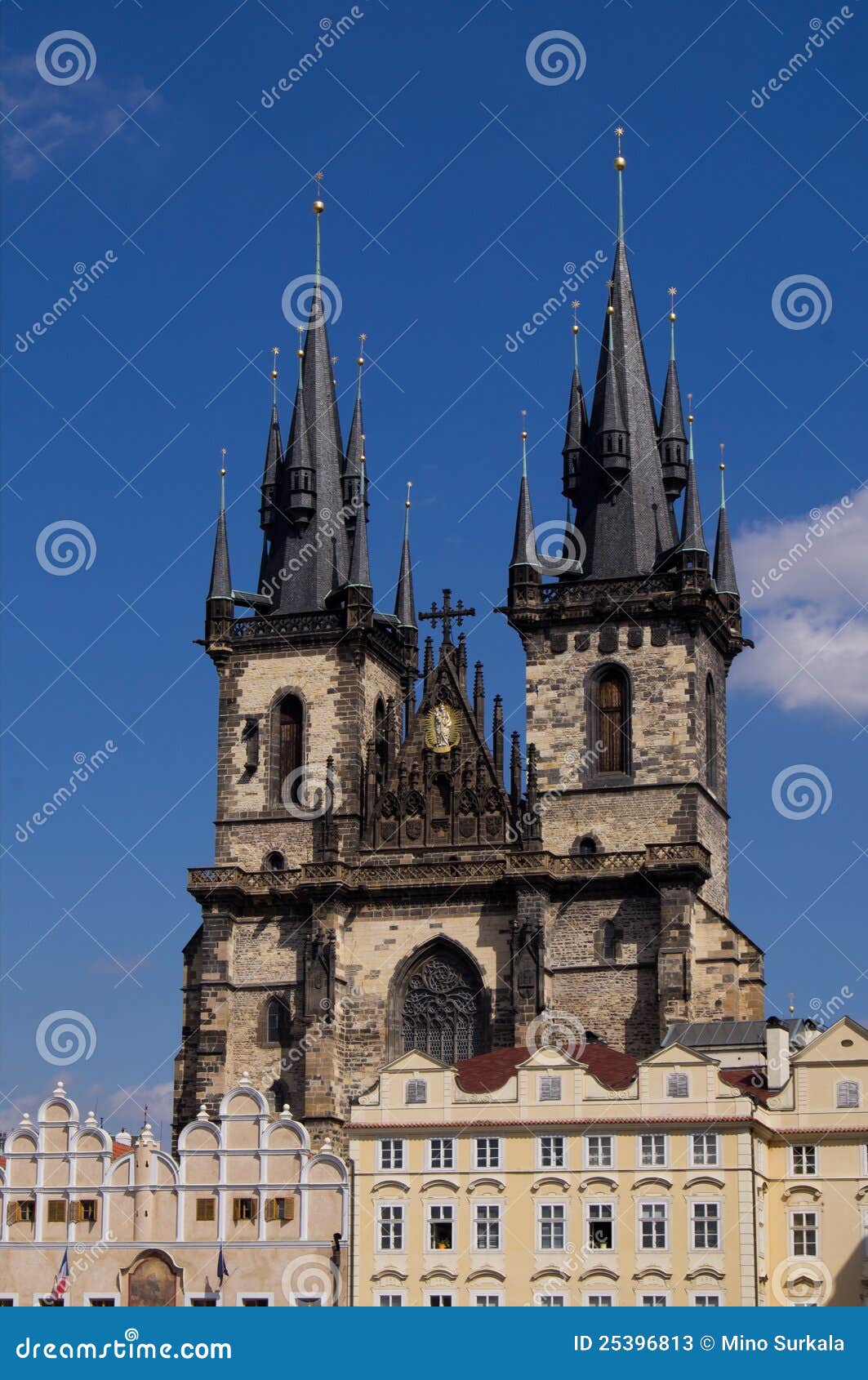 De Kerk van Tyn in Praag stock afbeelding. Image of cultuur - 25396813