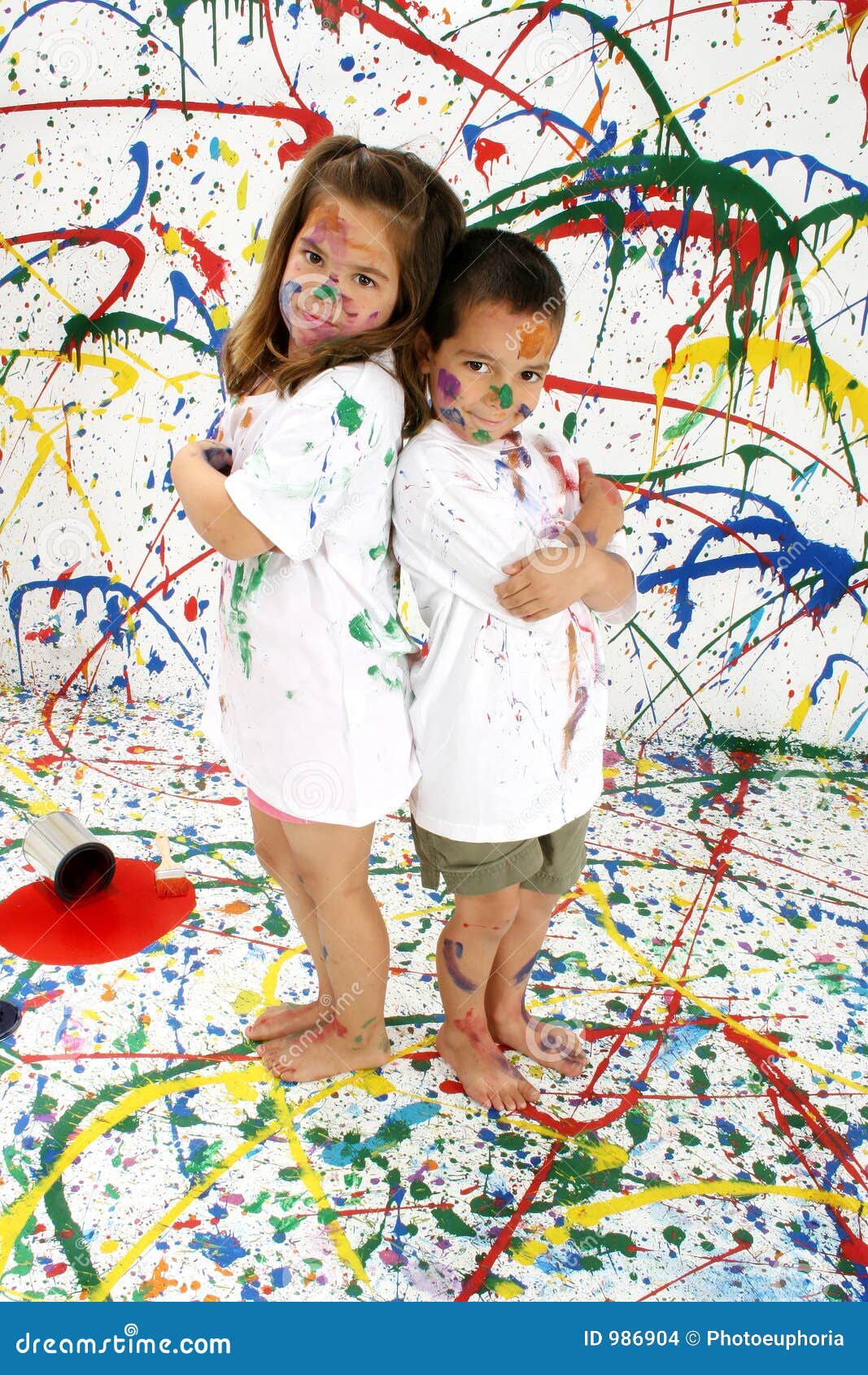 De Kinderen van de verf stock foto. Image of volledig, verf - 986904
