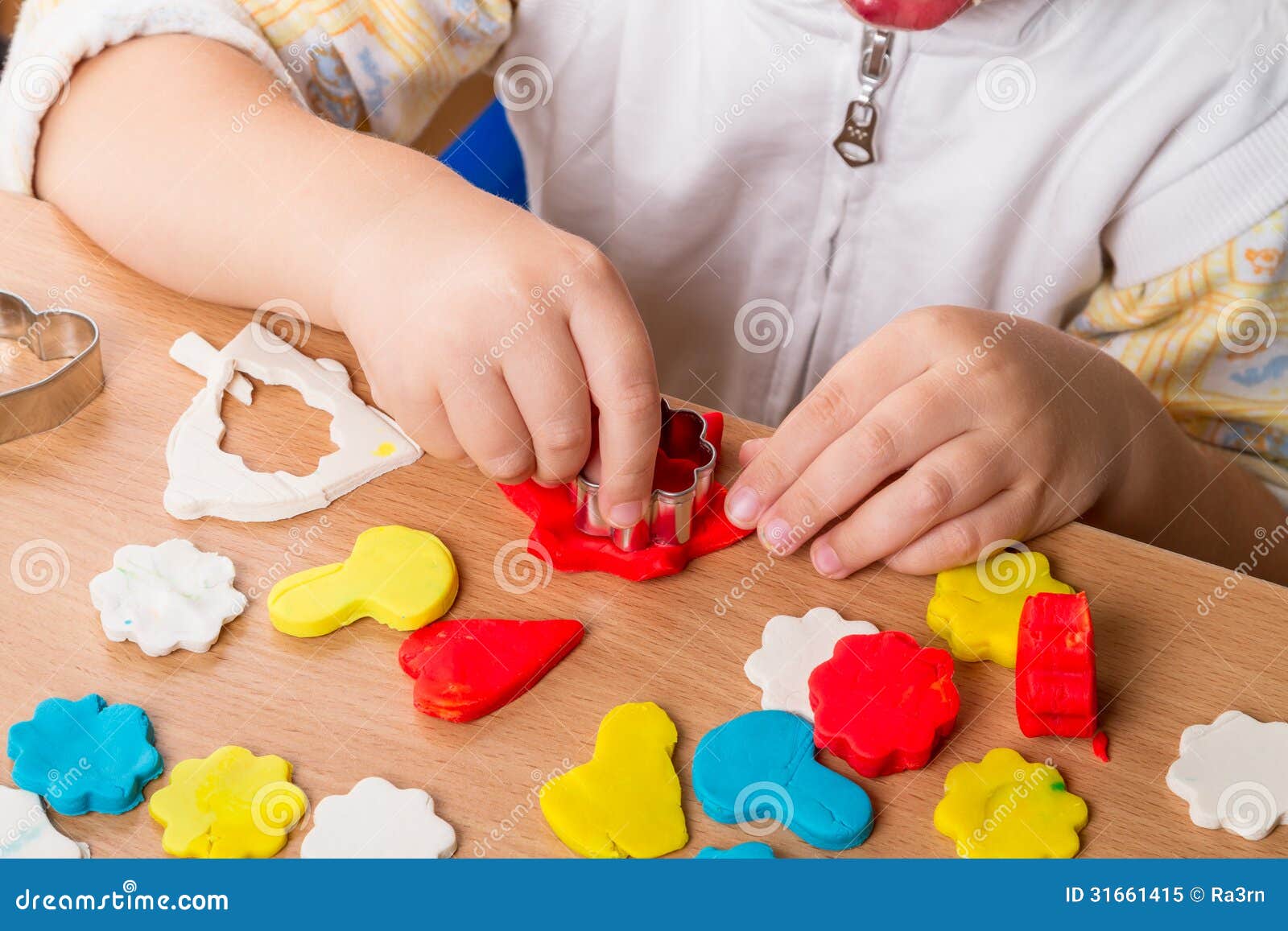 De Kinderen Werken Met Plasticine Stock Afbeelding - Image of spel ...