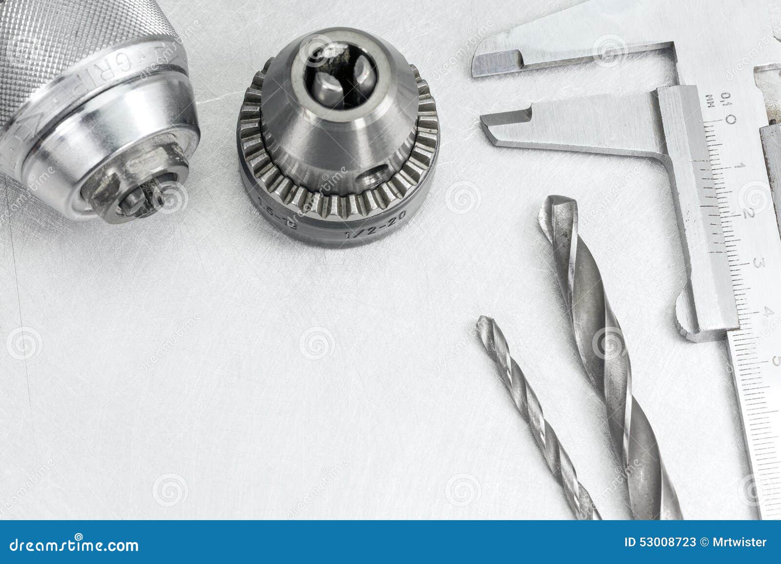 De Klem Van De Metaalboor Met Boorbeetjes Stock Afbeelding - Image of ...