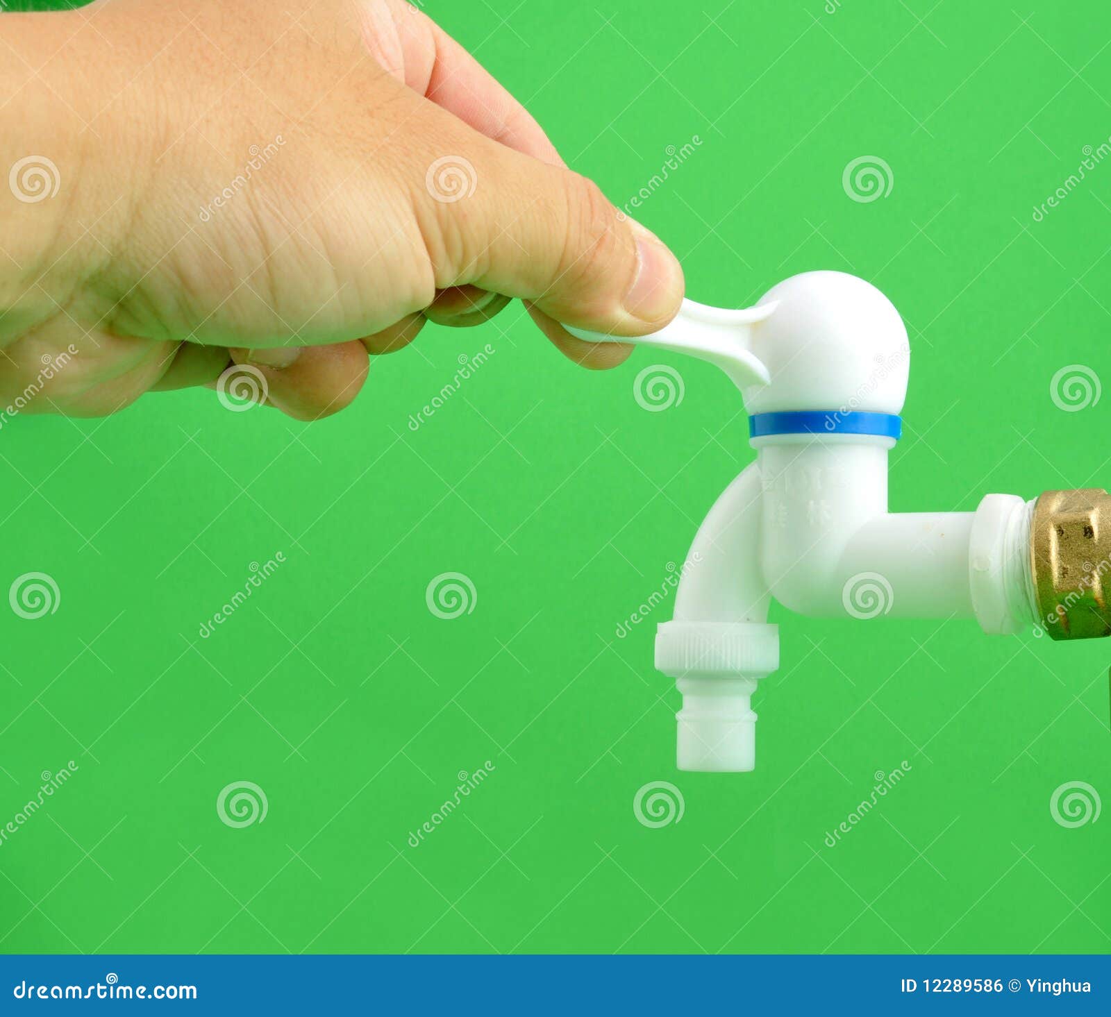 De Klep Van Het Leidingwater Stock Foto - Image of schoon, daling: 12289586