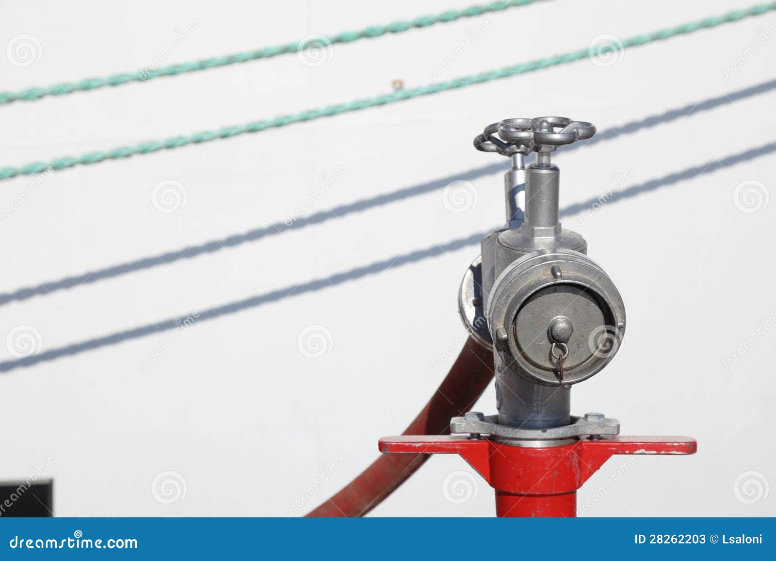 De Klep Van Het Water Van Een Hydrant Stock Afbeelding - Image of pijp ...