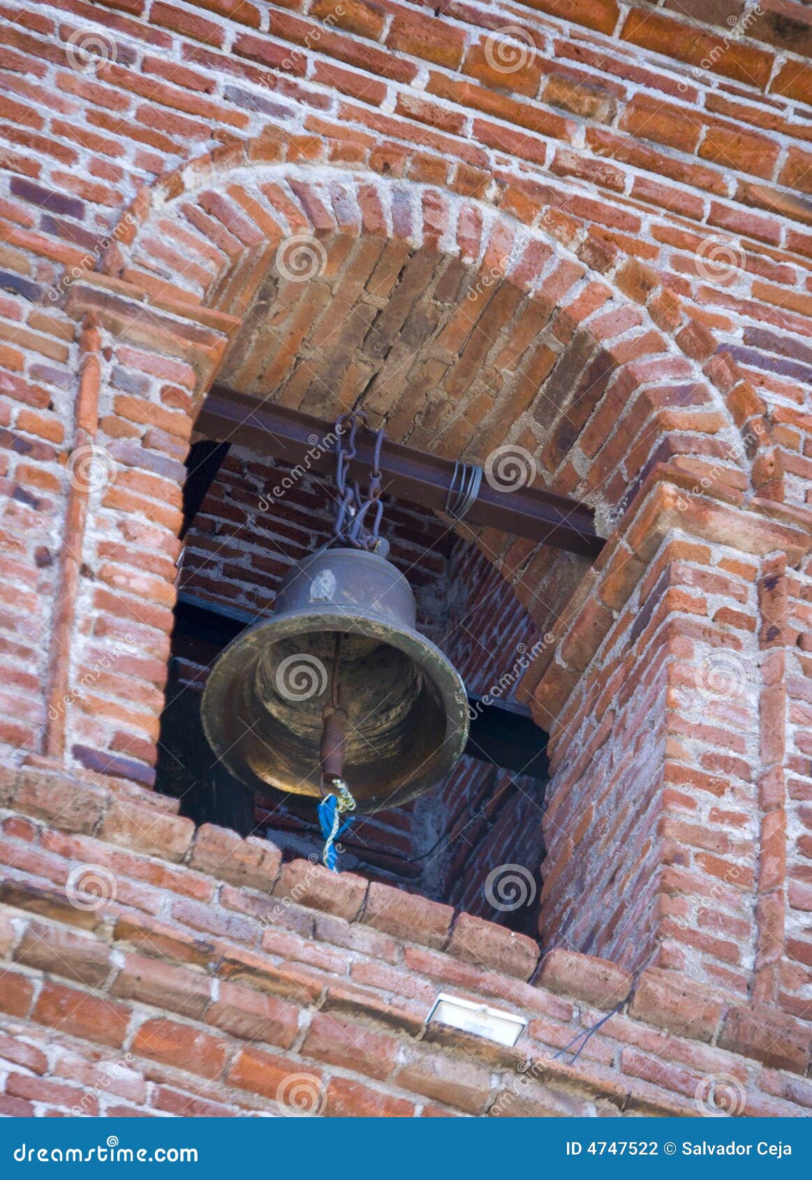 De klok van de kerk stock foto. Image of italiaans, koper - 4747522