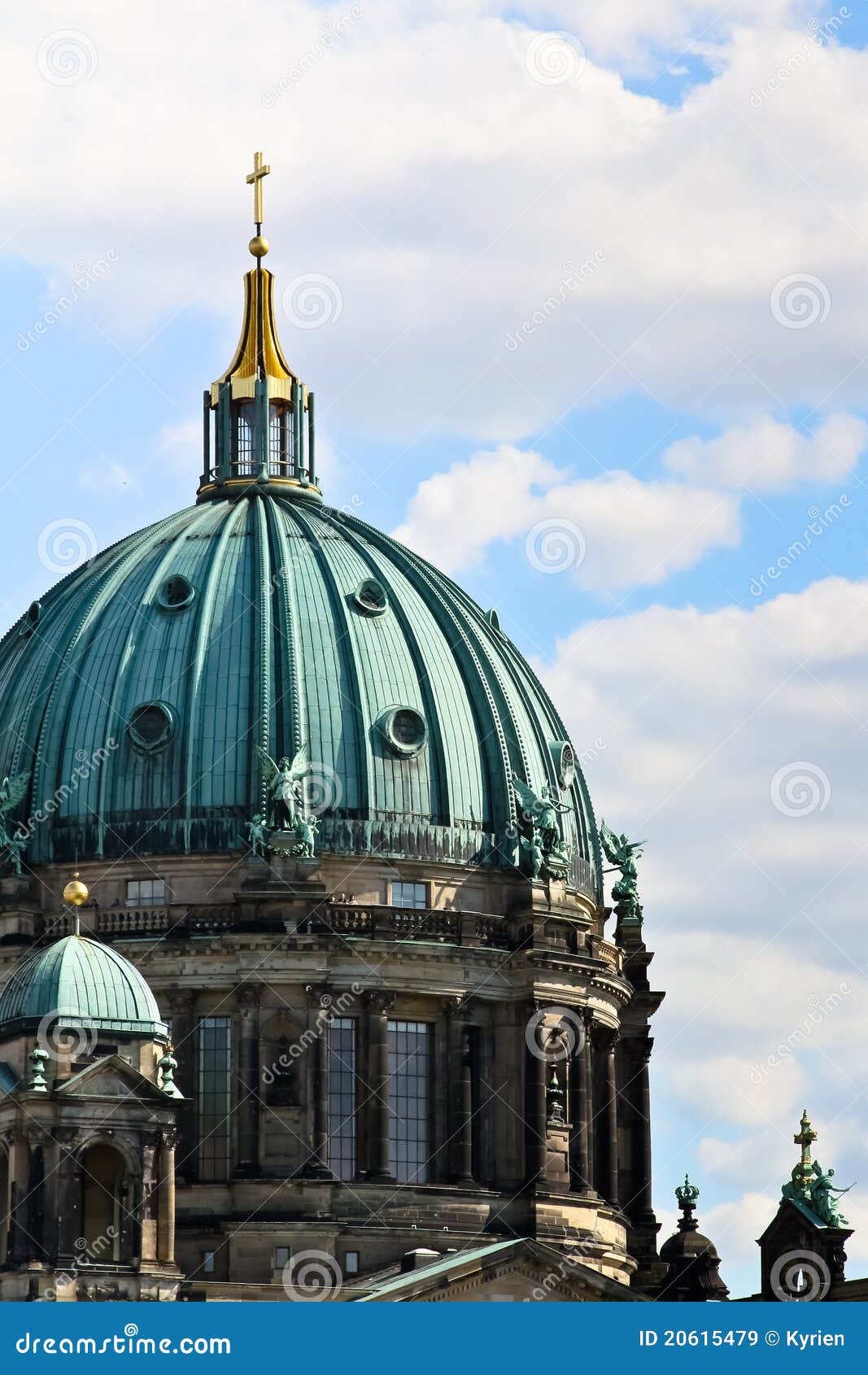 De koepel van Berlijn stock afbeelding. Image of blauw - 20615479