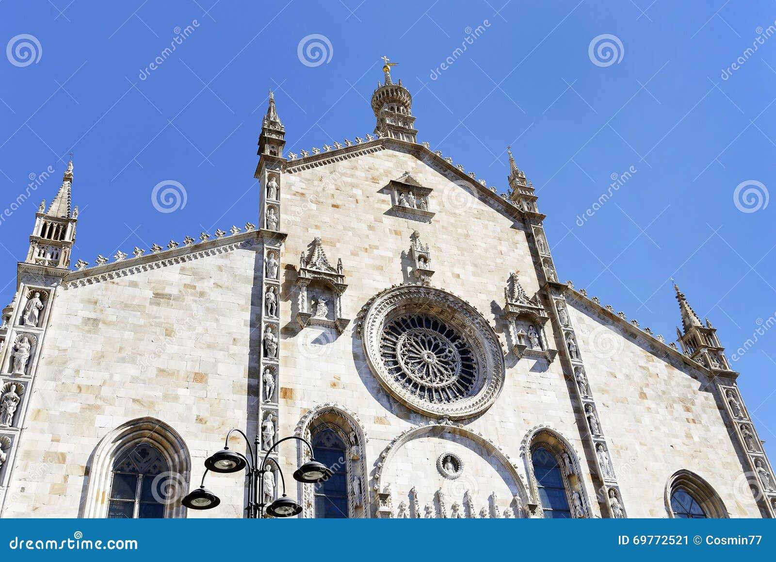 De Koepel Van Como - it Van IL Duomo Di Como Stock Afbeelding - Image ...