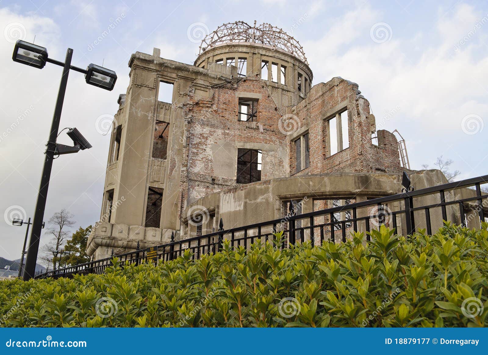 De Koepel Van De Atoombom in Hiroshima Stock Afbeelding - Image of ...