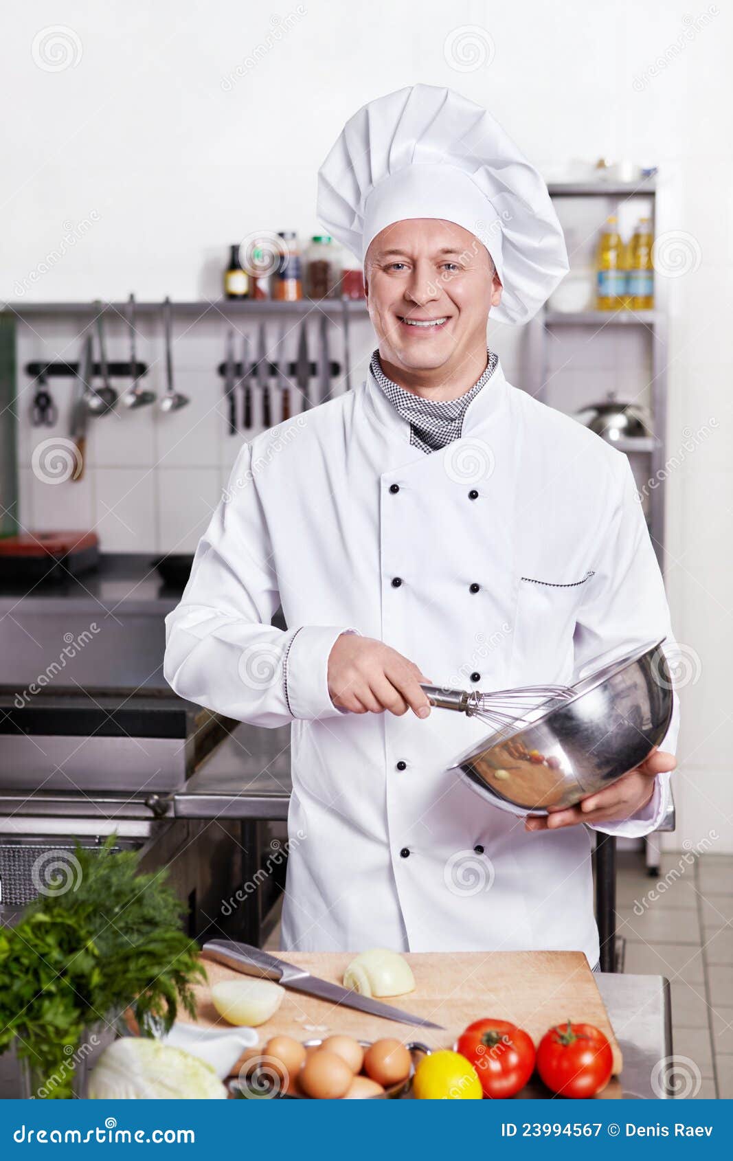 De kok in de keuken stock afbeelding. Afbeelding bestaande uit chefs ...