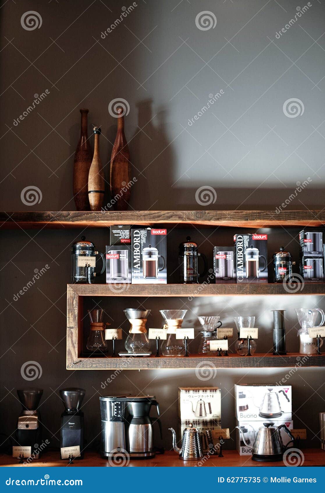 De Koopwaar Van De Koffiewinkel Redactionele Afbeelding - Image of ...