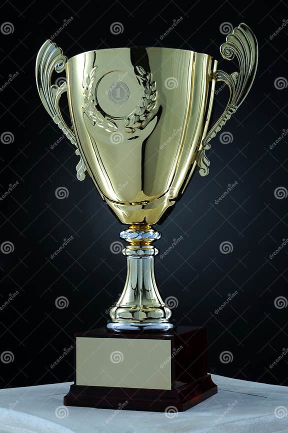 De kop van de trofee stock afbeelding. Image of gebeurtenis - 16496765