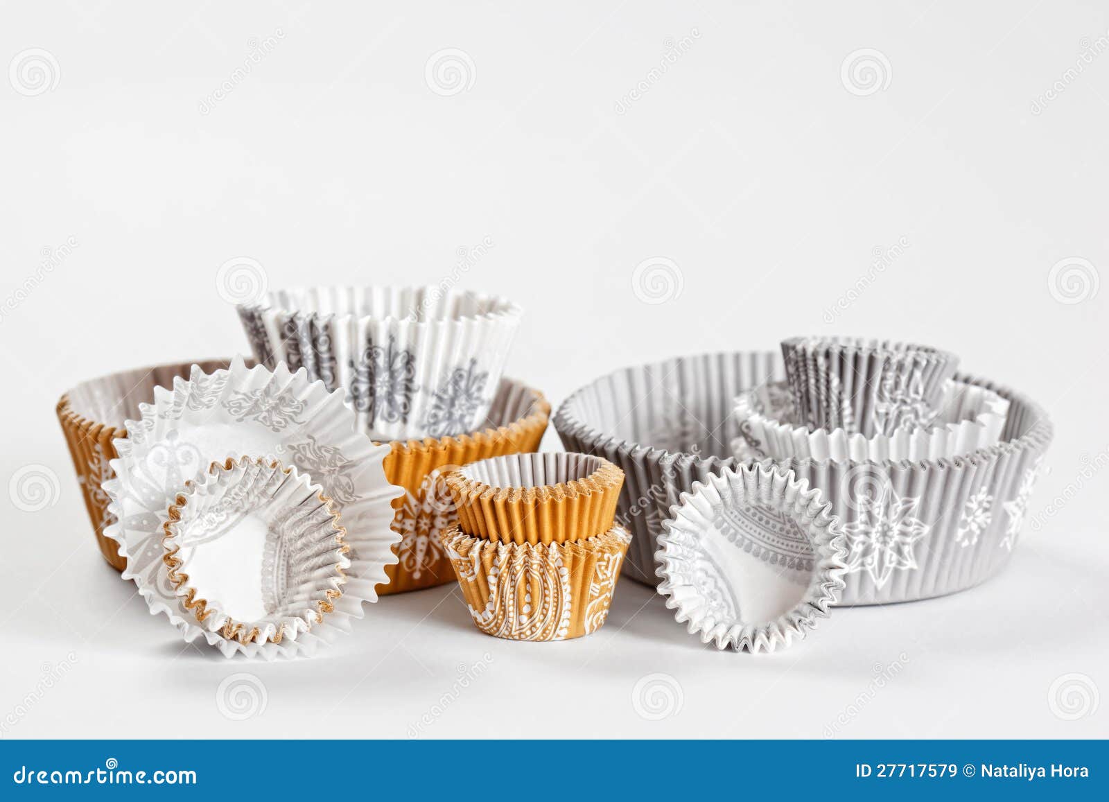 De Koppen Van Het Baksel Voor Cupcakes of Muffins Stock Afbeelding ...