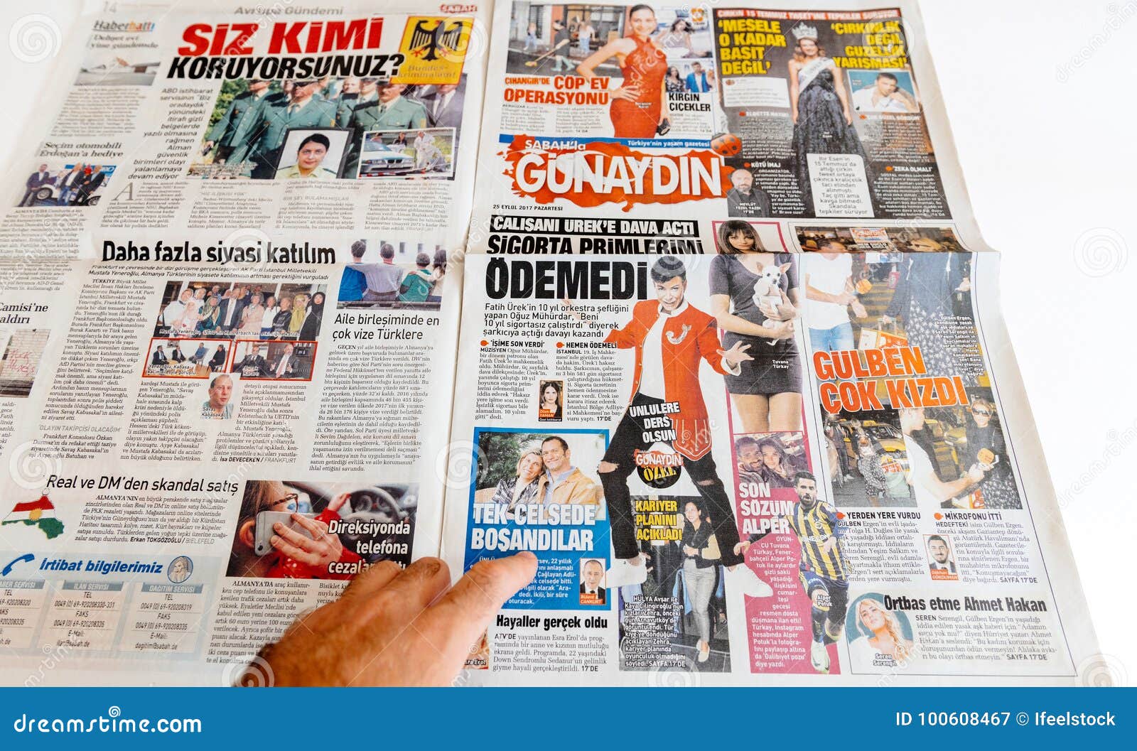 De Krant Van Sabah Turkish Van De Mensenlezing Over Vermaak En Het ...