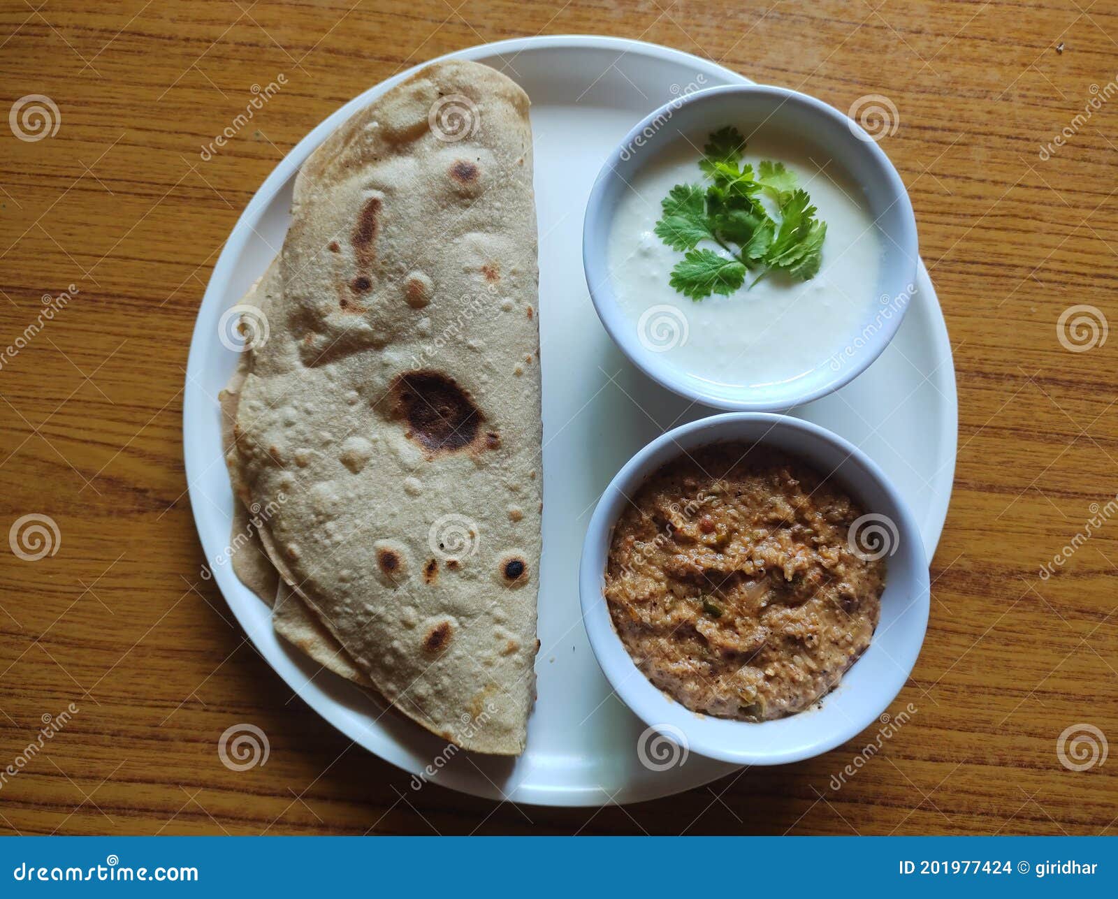 De Kurma Chapati Con Hojas De Cilantro Foto de archivo - Imagen de ...