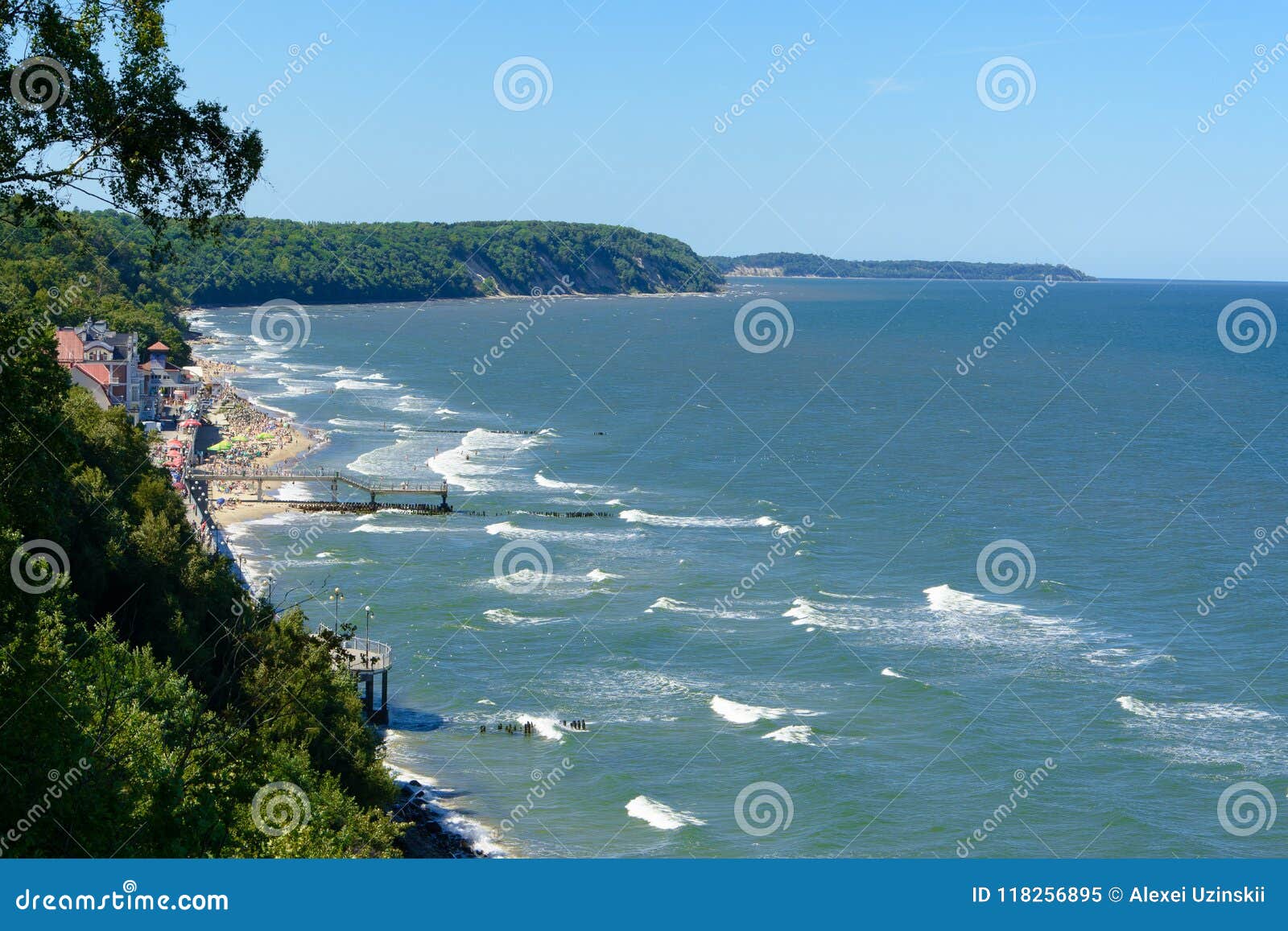 De Kust Van De Oostzee, Het Strand Op De Oostzee Stock Afbeelding ...