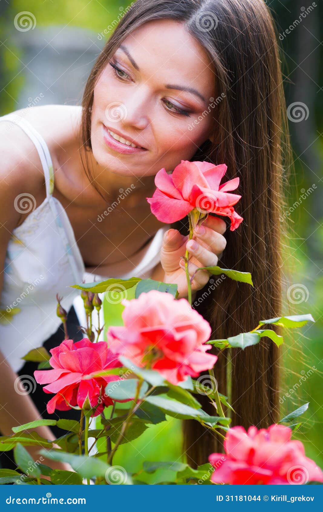 De La Mujer Flor Color De Rosa Cerca Foto de archivo - Imagen de hembra ...