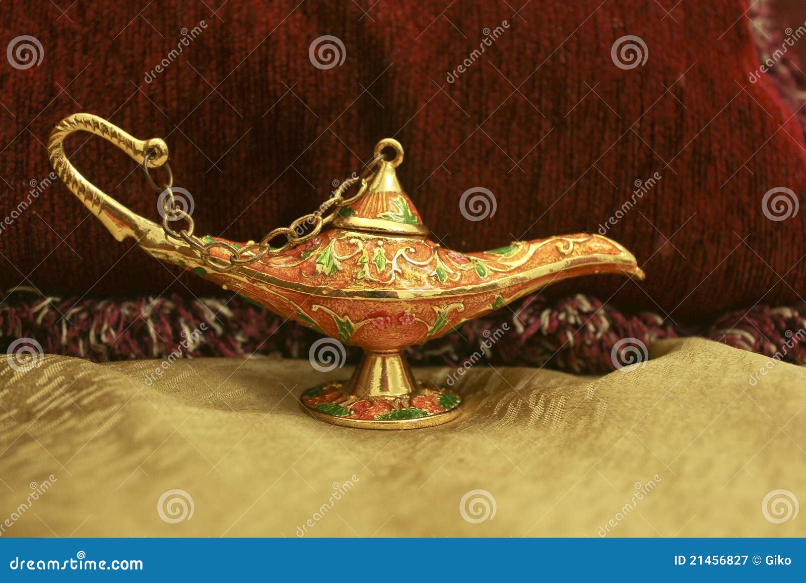 De Lamp van het genie stock afbeelding. Image of geest - 21456827