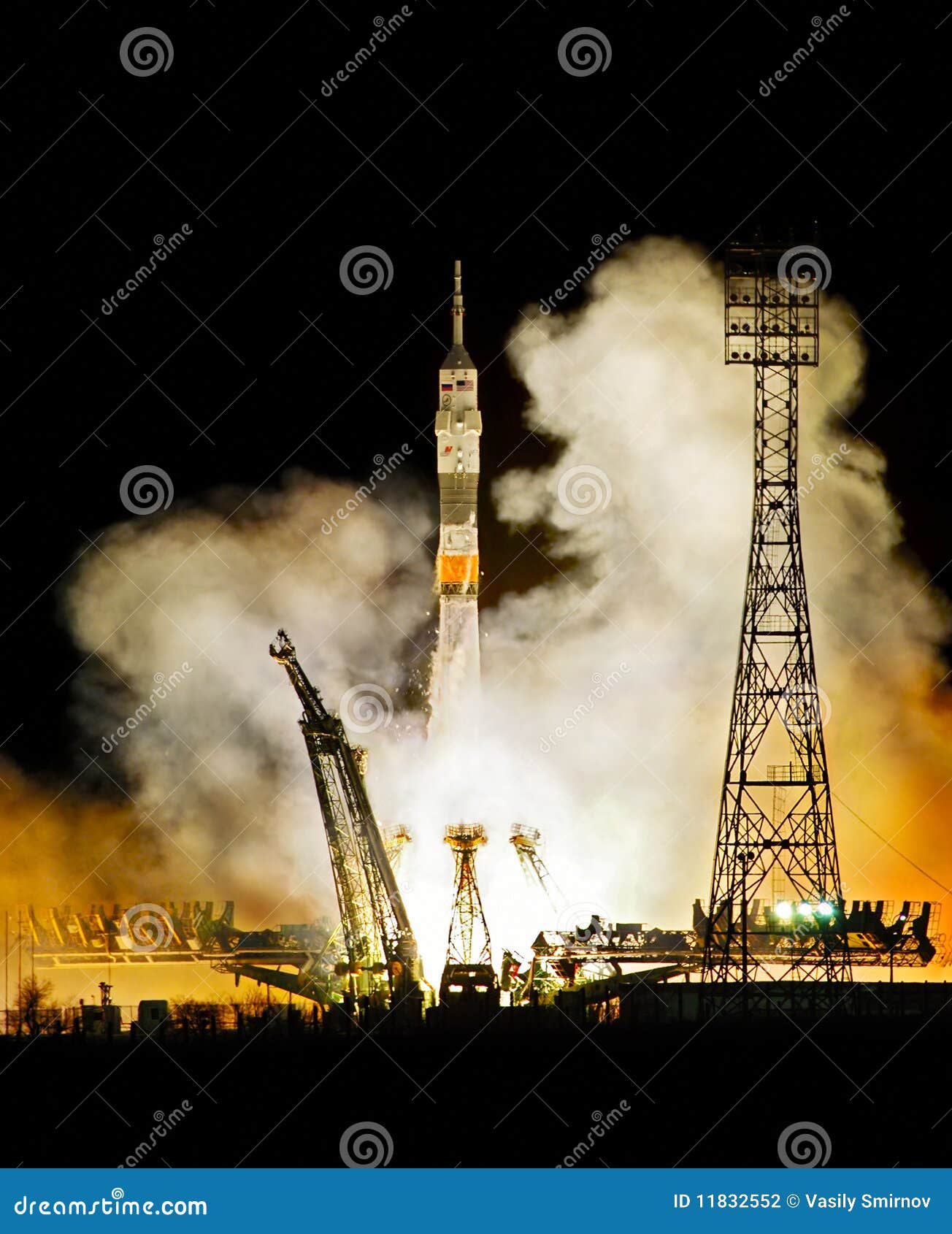 De lancering van de raket redactionele fotografie. Image of ...