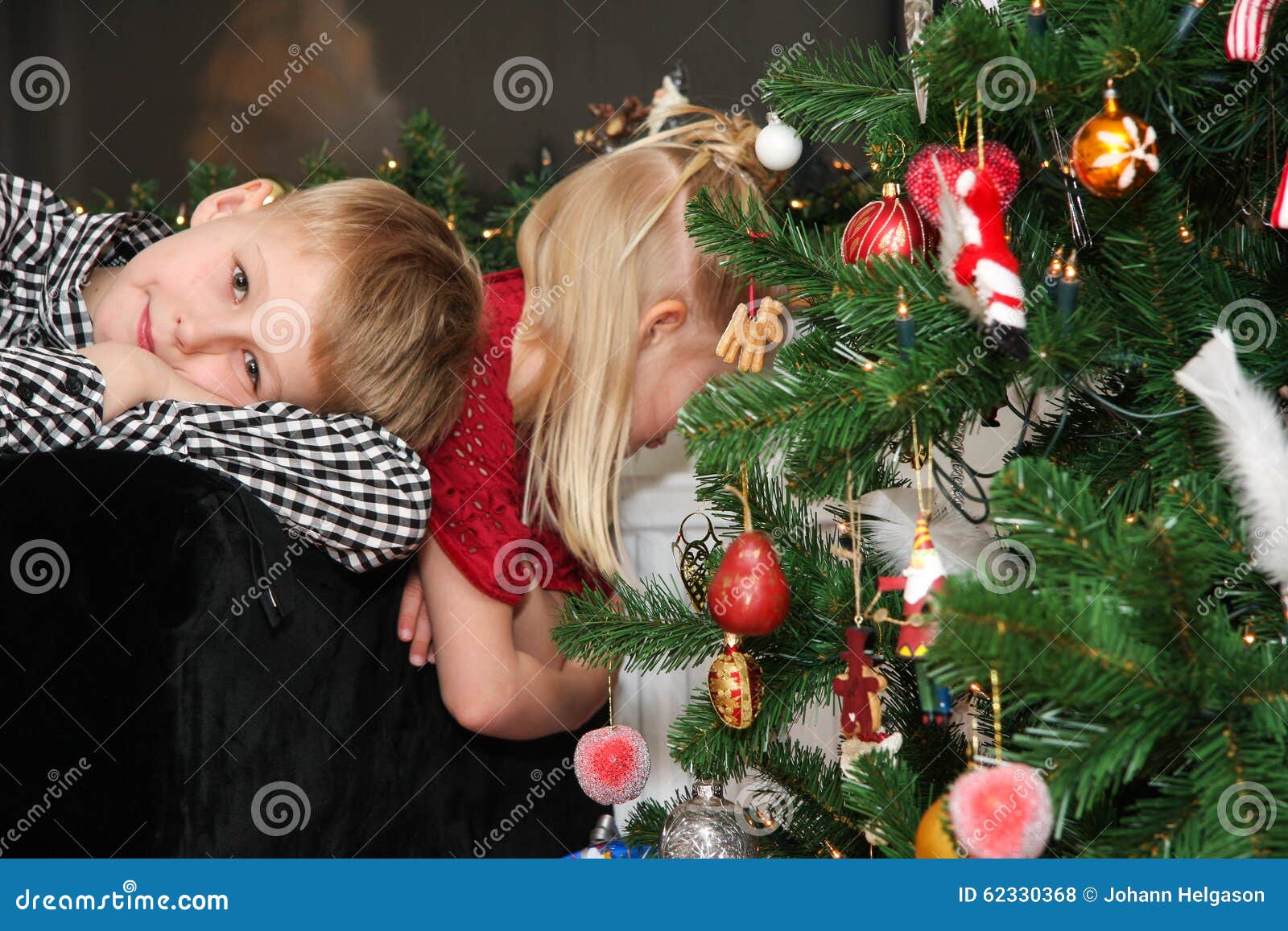 De lange wachttijd stock foto. Image of vakantie, jongen - 62330368 De lange wachttijd stock foto. Image of vakantie, jongen - 62330368