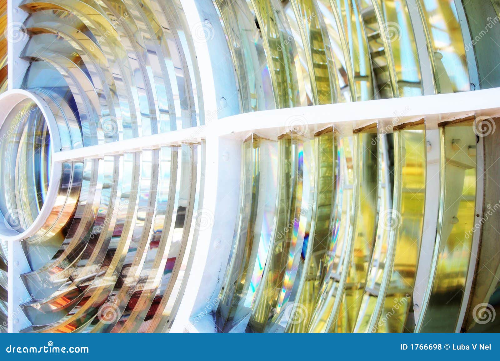 De lenzen van de vuurtoren stock foto. Image of barsten - 1766698