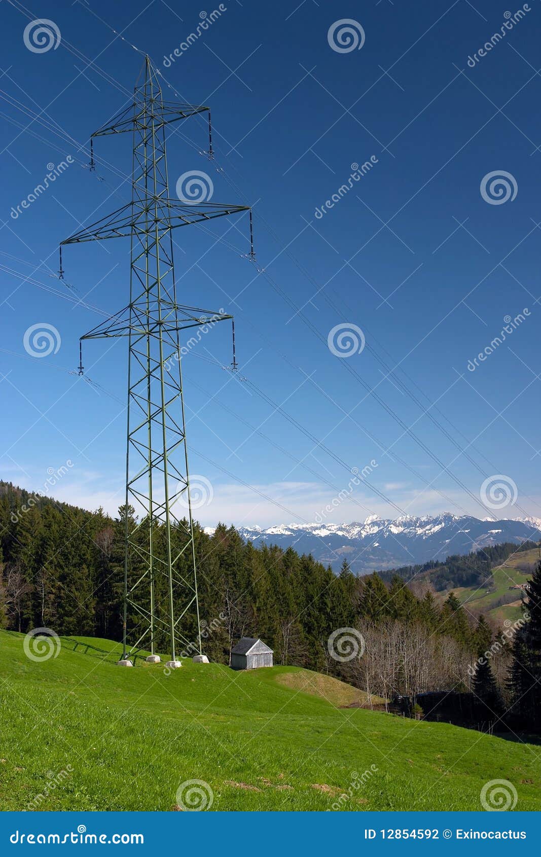 De Lijn Van De Hoogspanning Stock Foto - Image of isolator, milieu ...