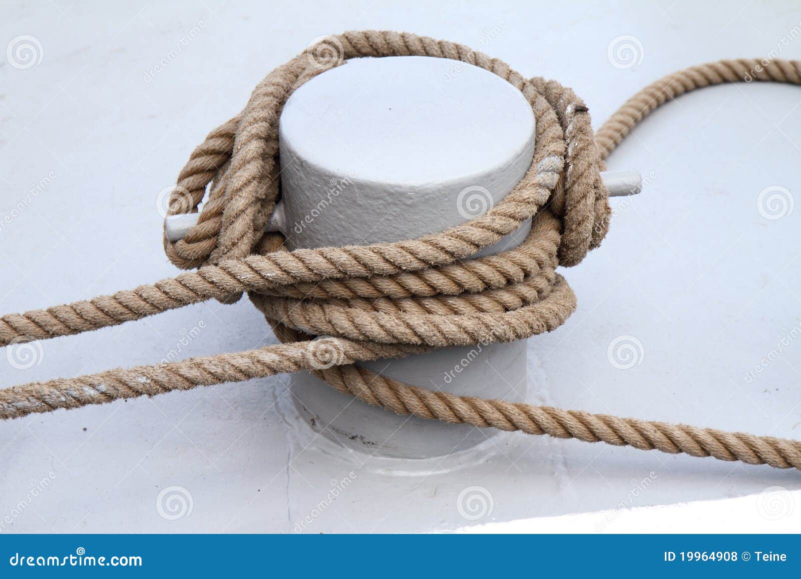 De lijnen van de meertros stock foto. Image of boot, lijnen - 19964908