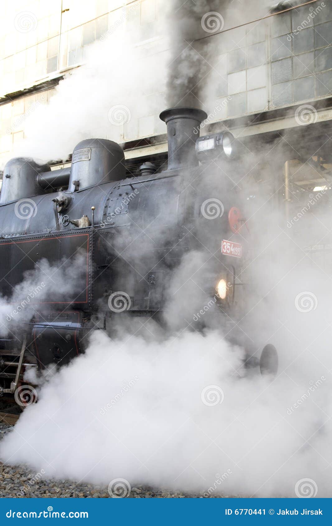 De locomotief van de stoom stock afbeelding. Image of spoorweg - 6770441
