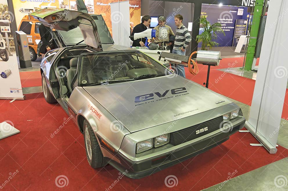 De Lorean DMC-12 editorial stock image. Image of lights - 17569094