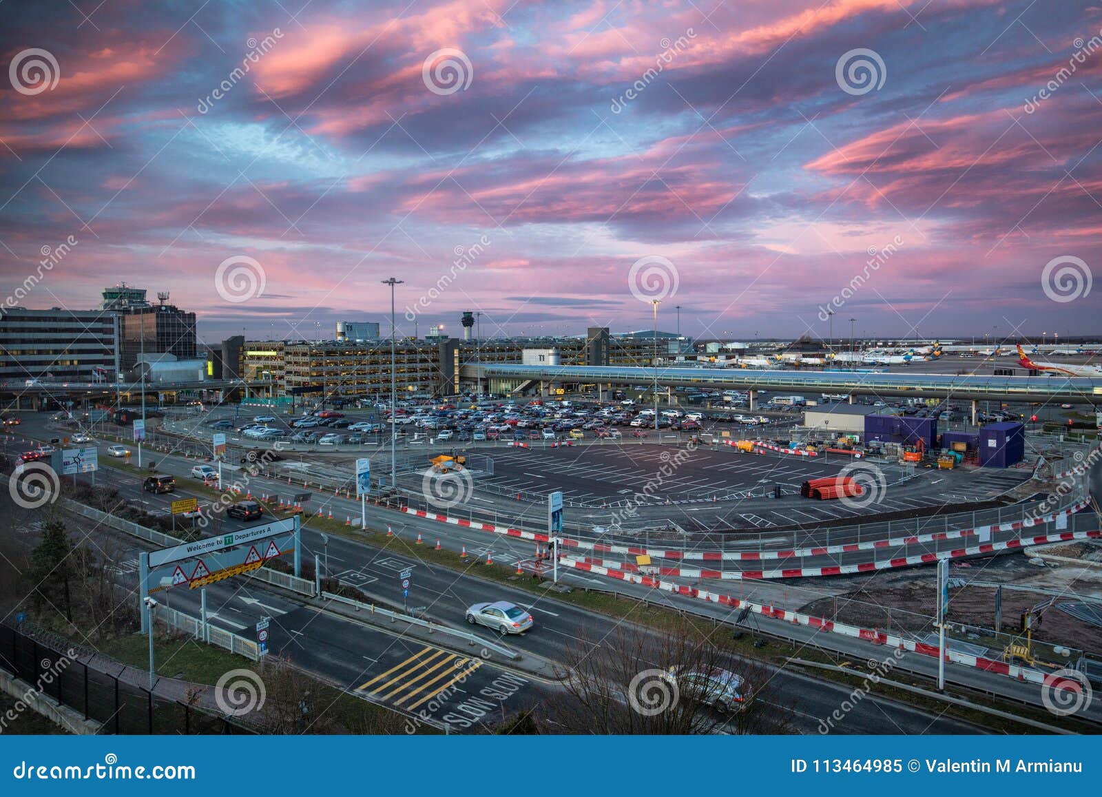 De Luchthaven Van Manchester Redactionele Afbeelding - Image of ...