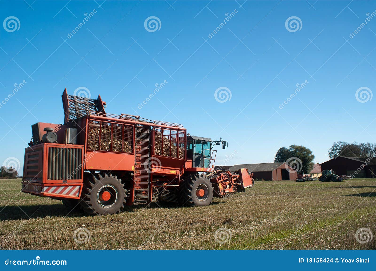 De Maaimachine Van De Suikerbiet Stock Foto - Image of suiker ...