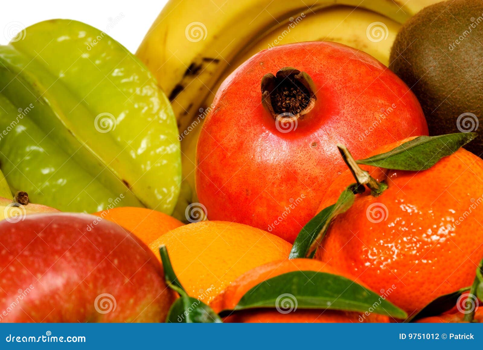 De mand van het fruit stock foto. Image of mandarijn, voedzaam - 9751012