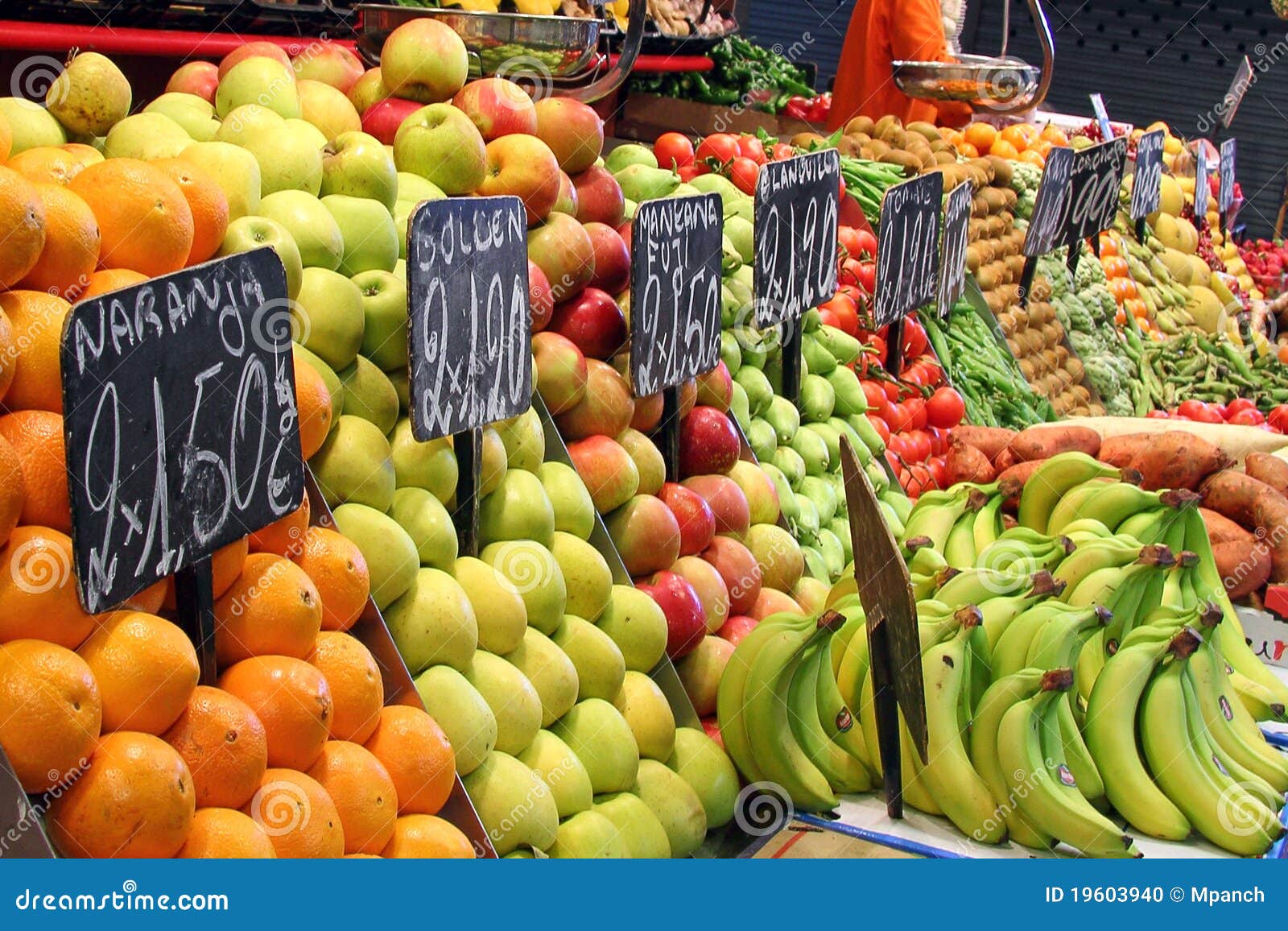 De markt van het fruit stock foto. Image of voedsel, groep - 19603940