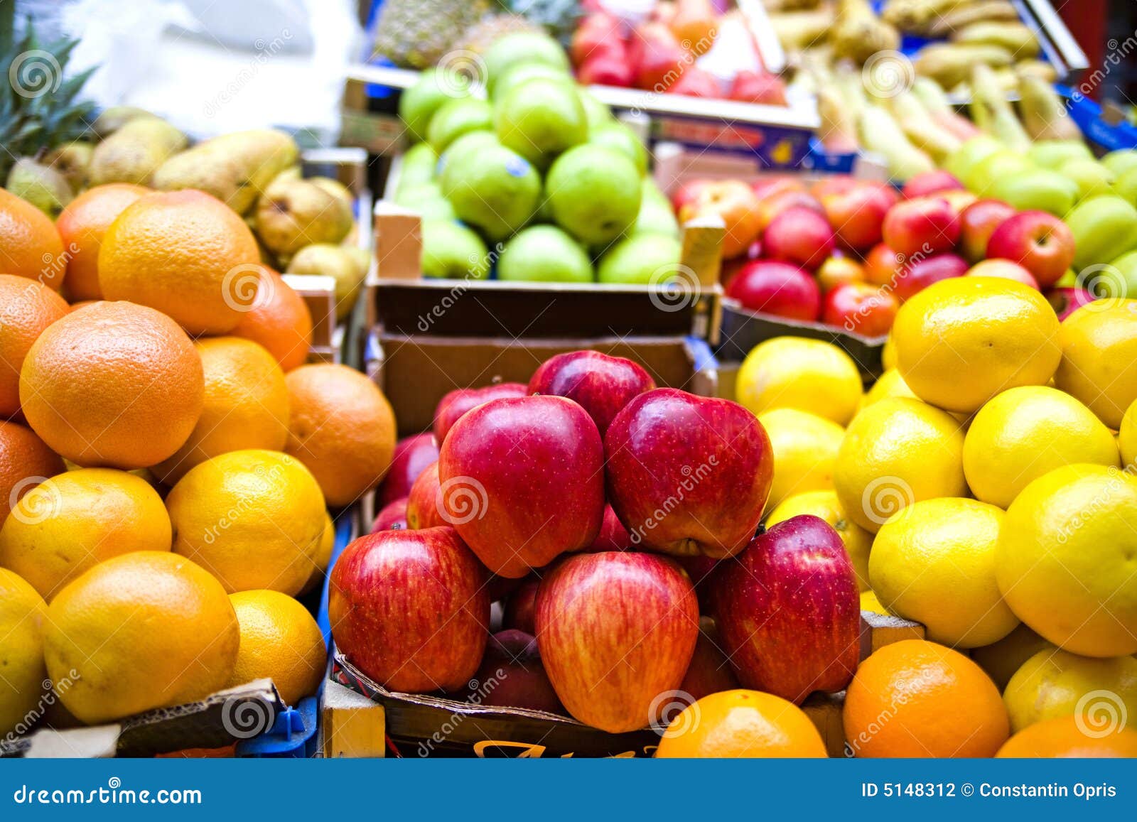 De markt van het fruit stock foto. Image of sinaasappelen - 5148312