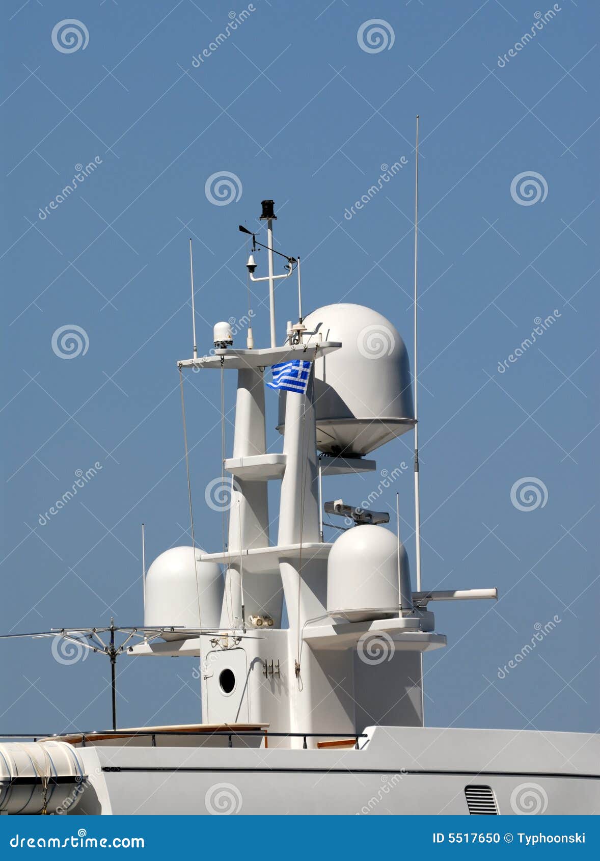 De mast van de radar stock foto. Image of scanner, kruiser - 5517650