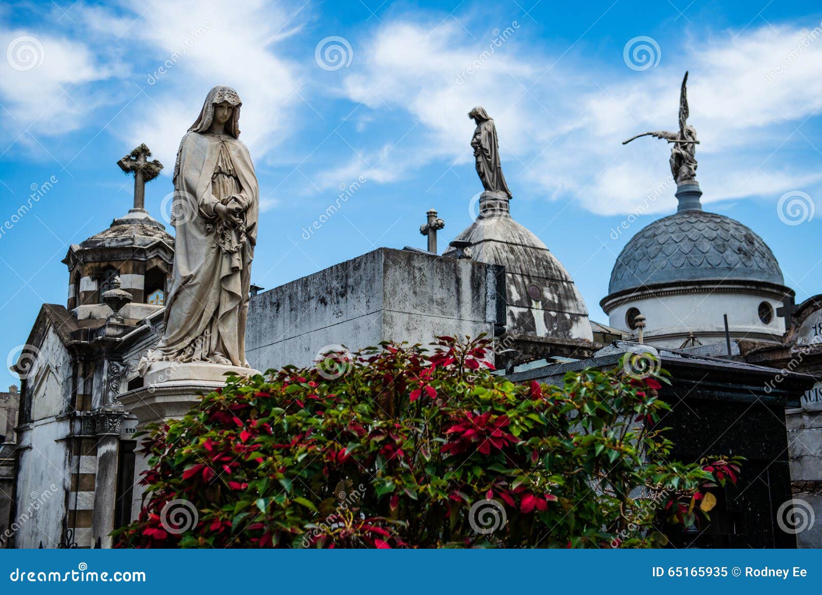 De Mausolea Van De Recoleta-Begraafplaats Stock Afbeelding - Image of ...
