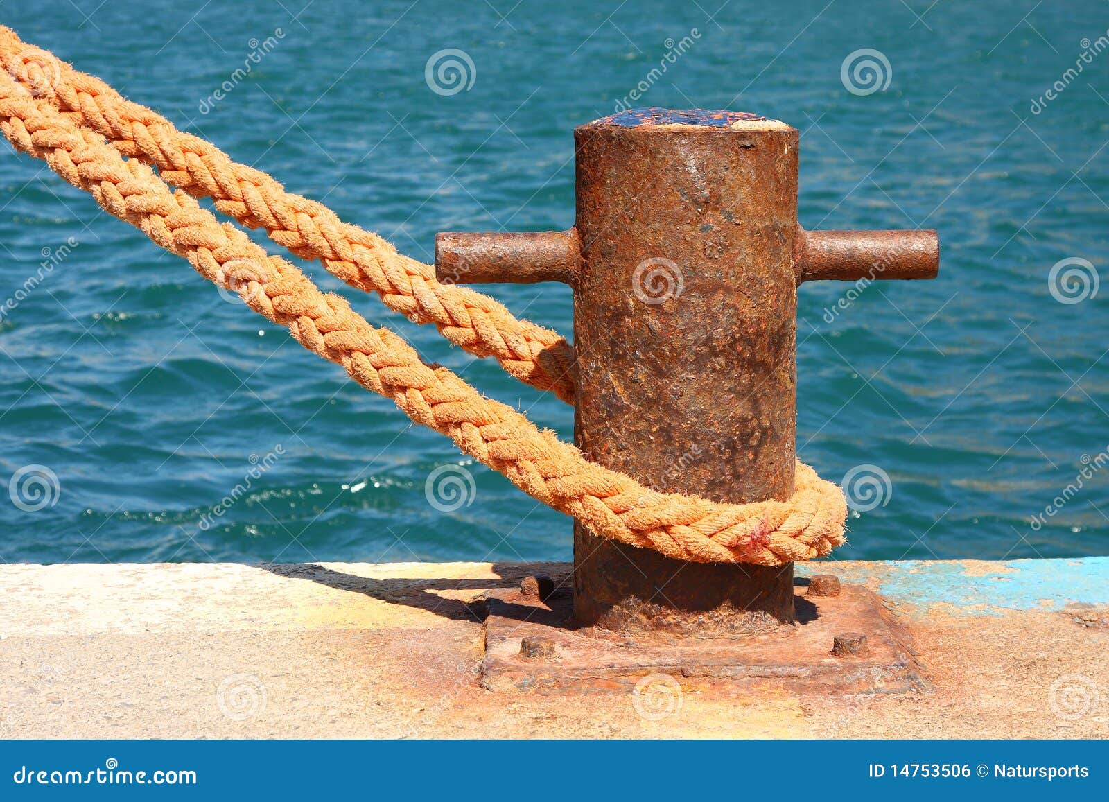 De meertros van de boot stock foto. Image of pijler, boot - 14753506