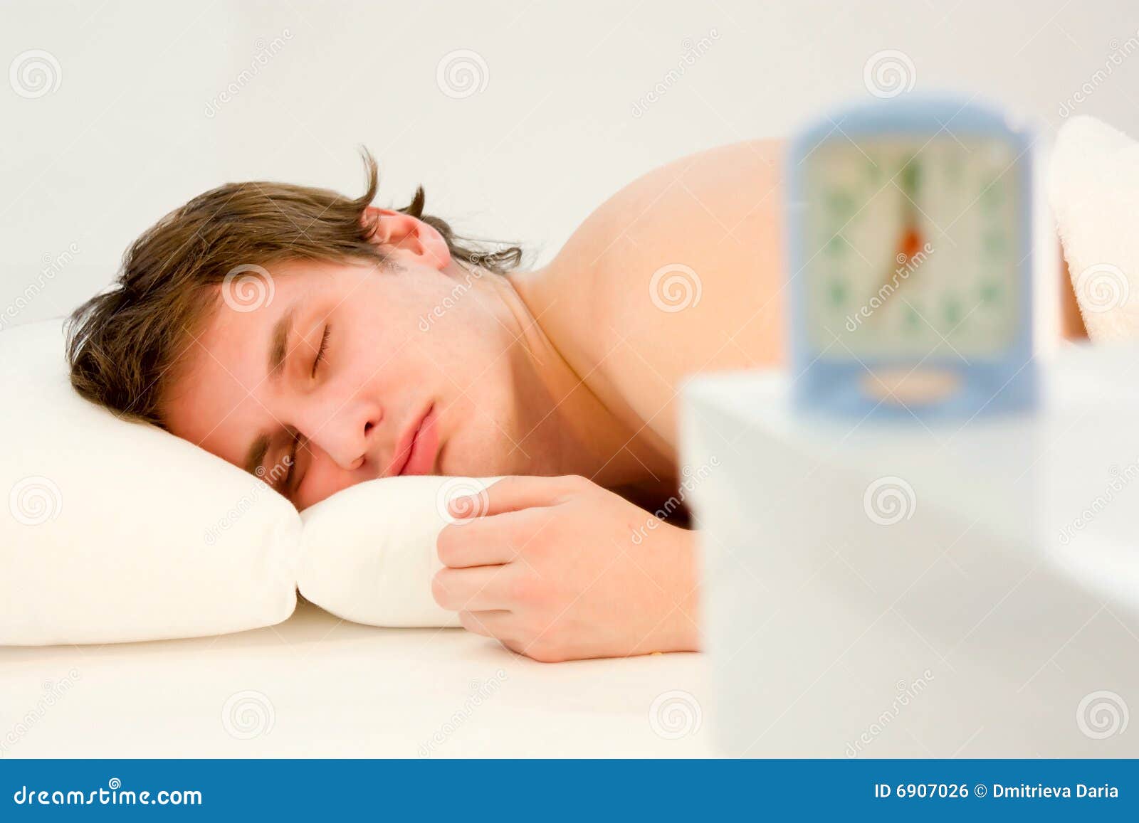 De mens van de slaap stock foto. Image of notulen, gezicht - 6907026