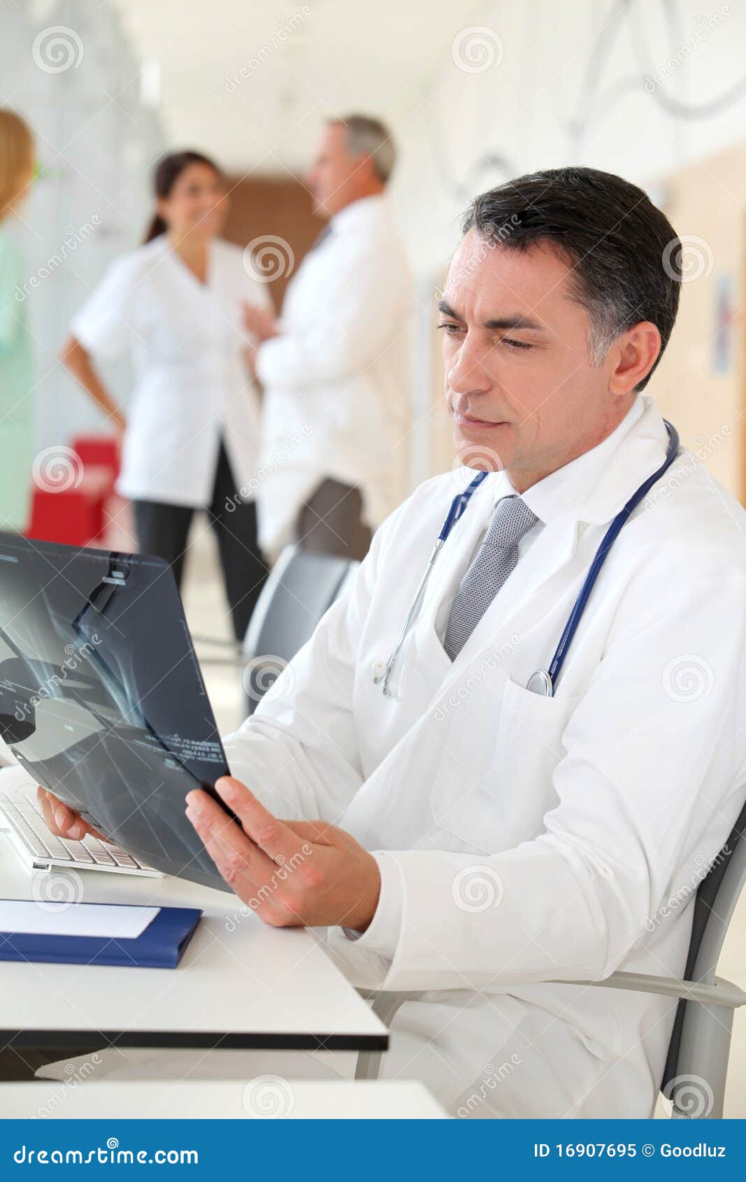 De Mensen Van De Gezondheidszorg Stock Afbeelding - Image of ...