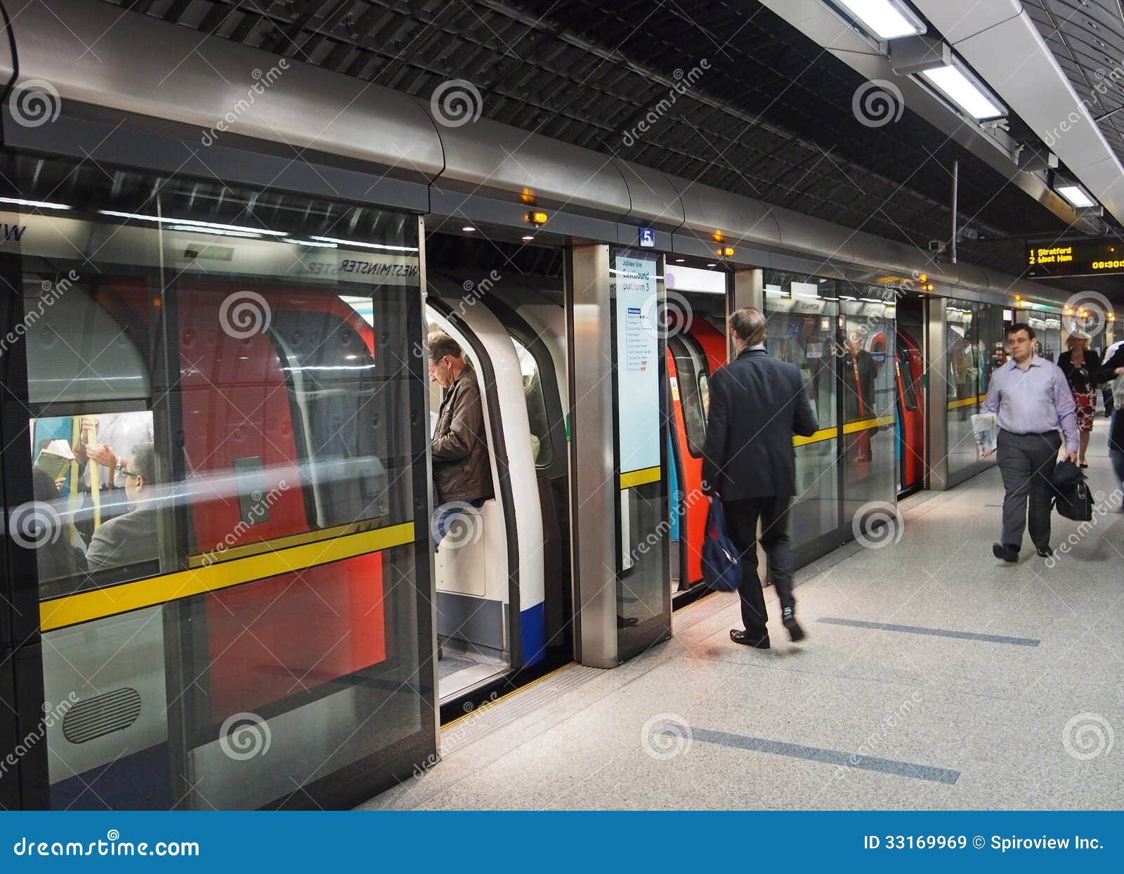 De metropost van Londen redactionele stock afbeelding. Image of post ...