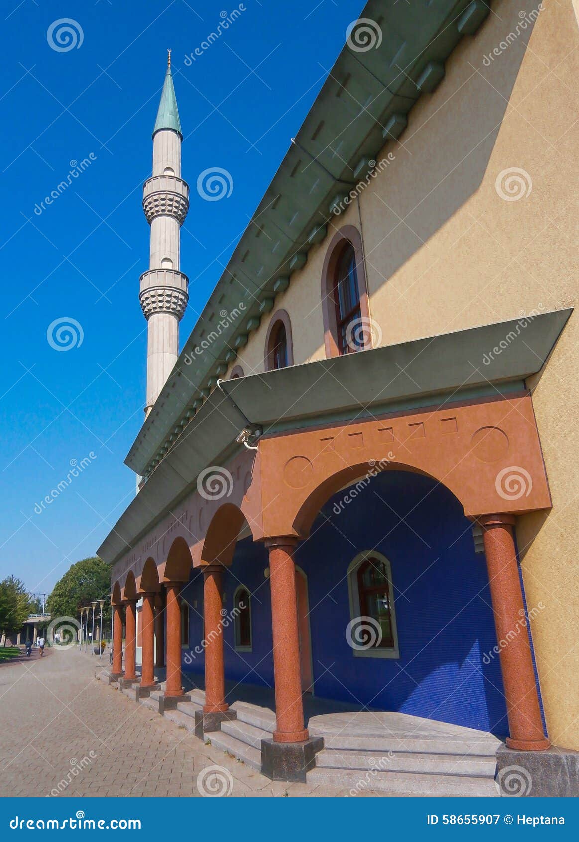 De Mevlana-Moskee, Rotterdam Stock Afbeelding - Image of godsdienst ...