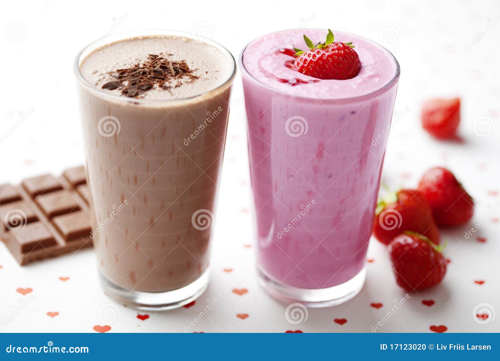 De Milkshake Van De Chocolade En Van De Aardbei Stock Foto - Image of ...