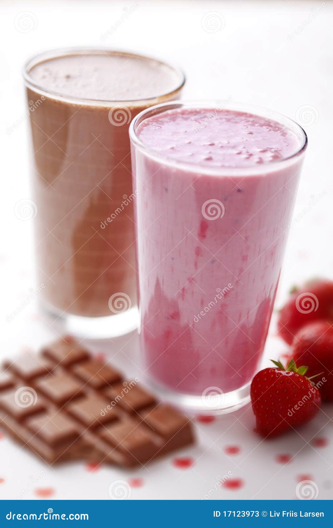 De Milkshake Van De Chocolade En Van De Aardbei Stock Afbeelding ...