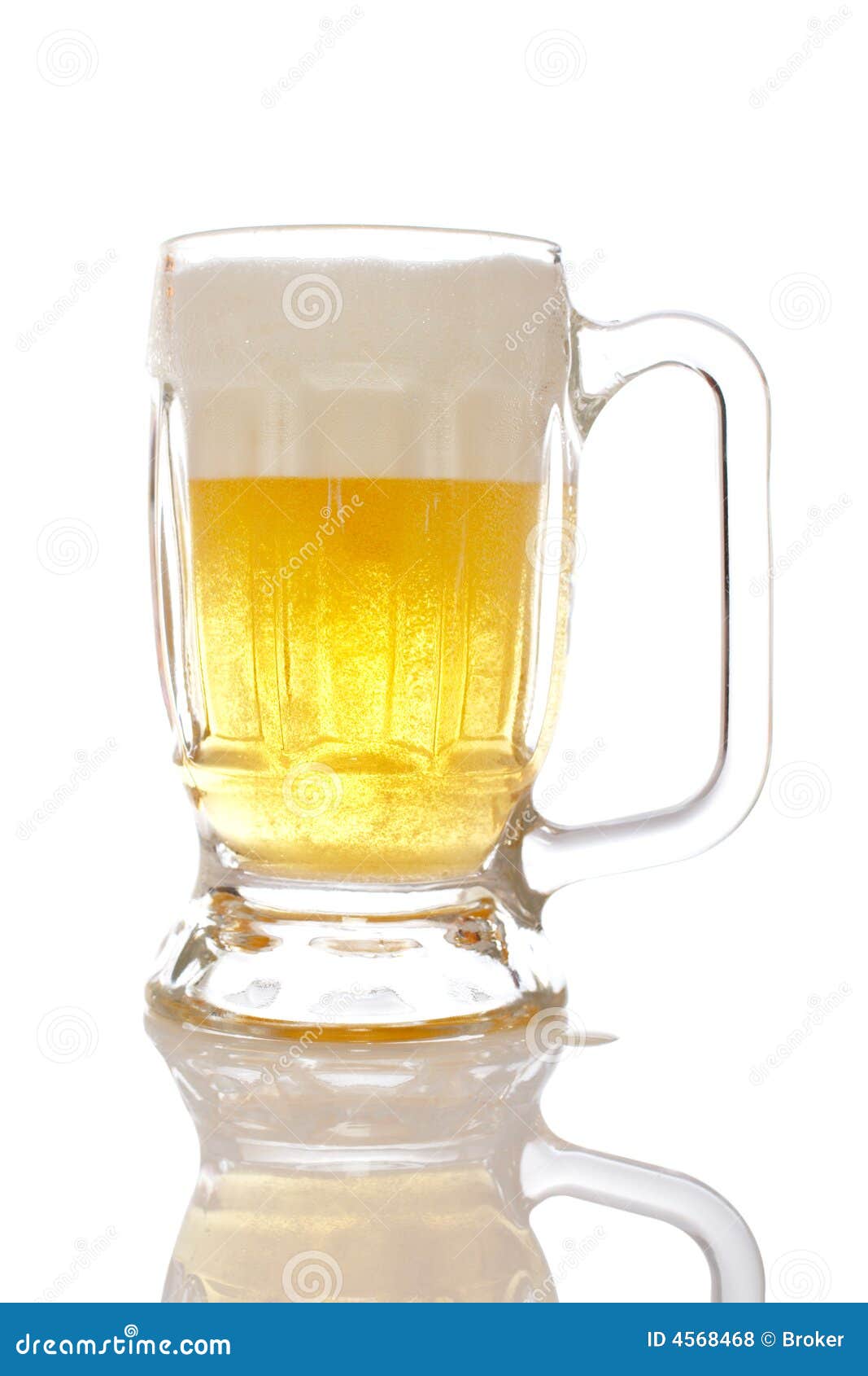 De mok van het bier stock foto. Image of voorwerp, gekoeld - 4568468