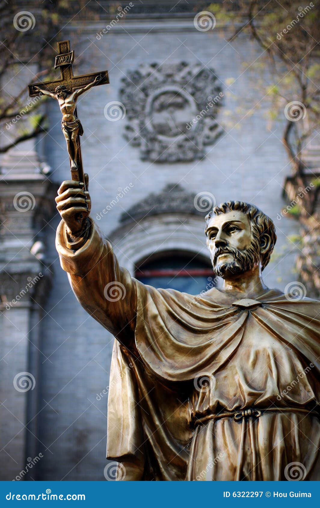 DE MONNIK MET EEN KRUIS stock afbeelding. Image of christus - 6322297